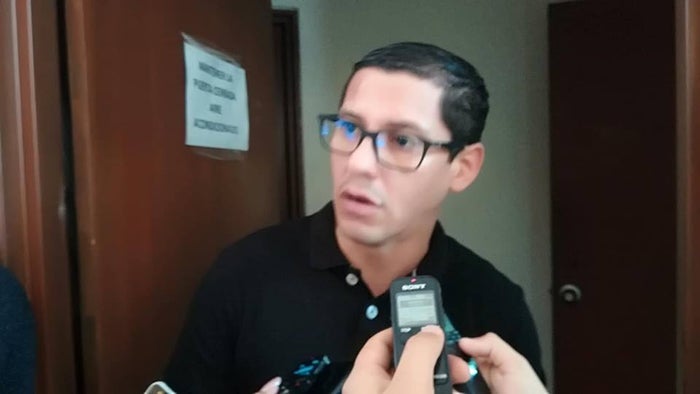 Diputado Alexander Tovar brinda apoyo al Concejal Camilo Delgado
