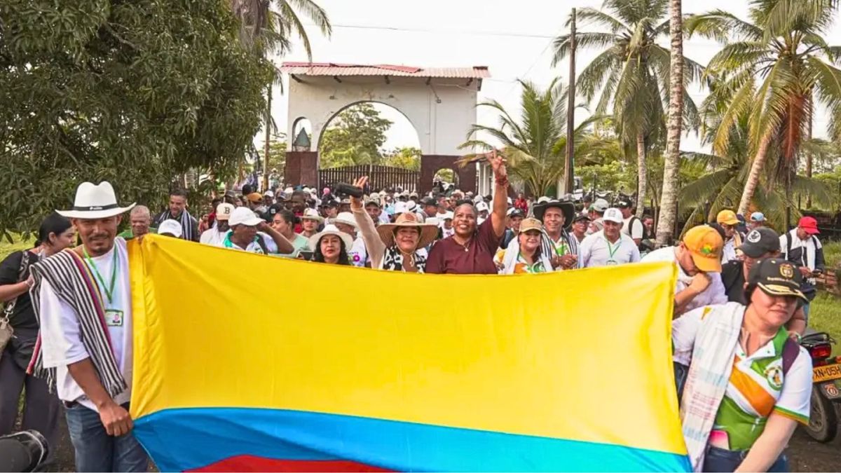 Víctimas del conflicto armado reciben la Hacienda Virgen del Cobre en Urabá